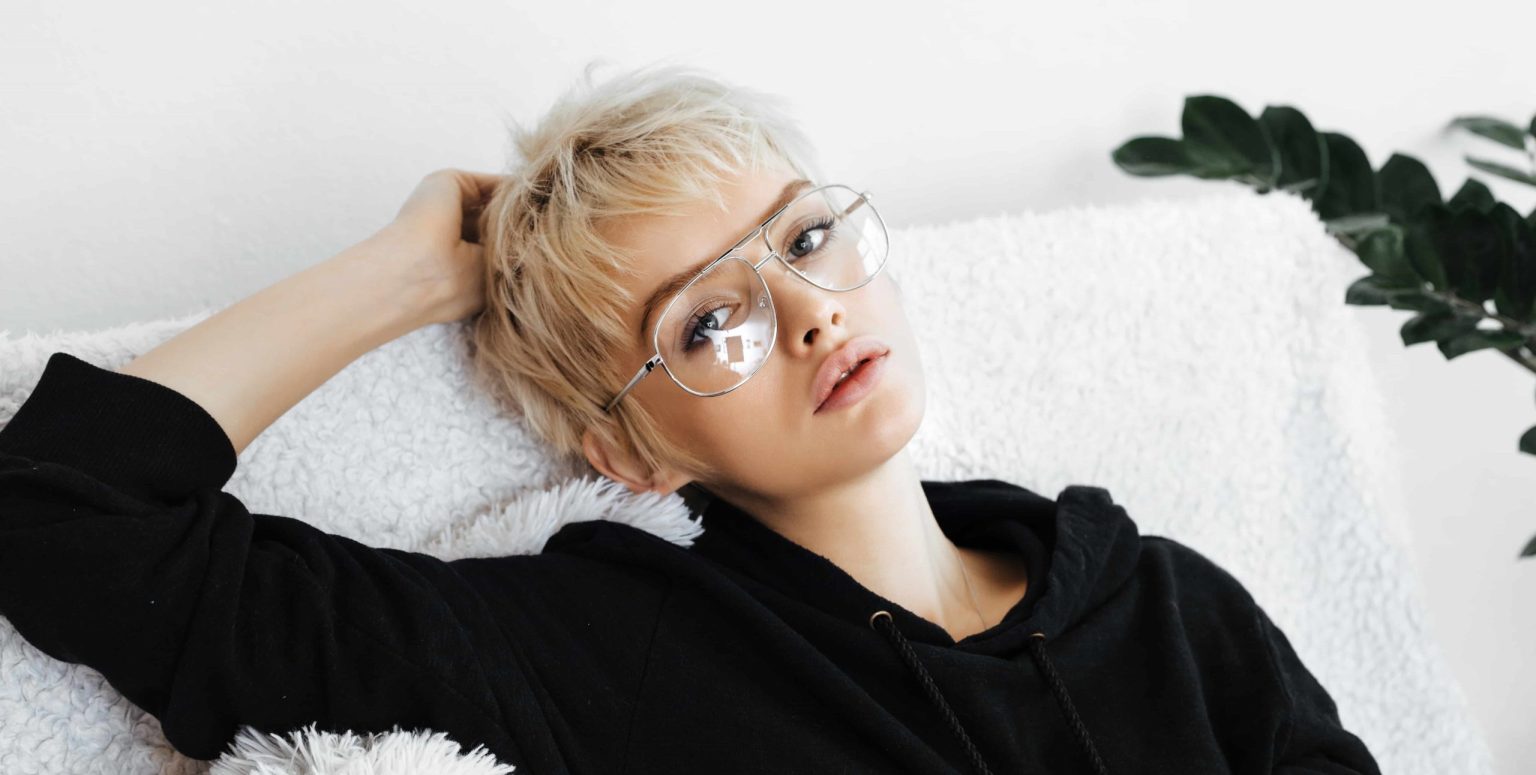 Coupe Boule Courte Effilée : la solution idéale pour vos cheveux ...